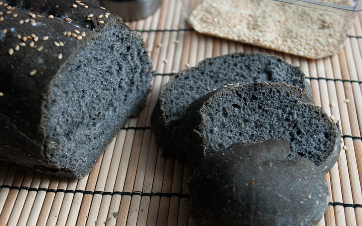 Basic Black Bread [Vegan] | One Green Planet | Vegan Coyote